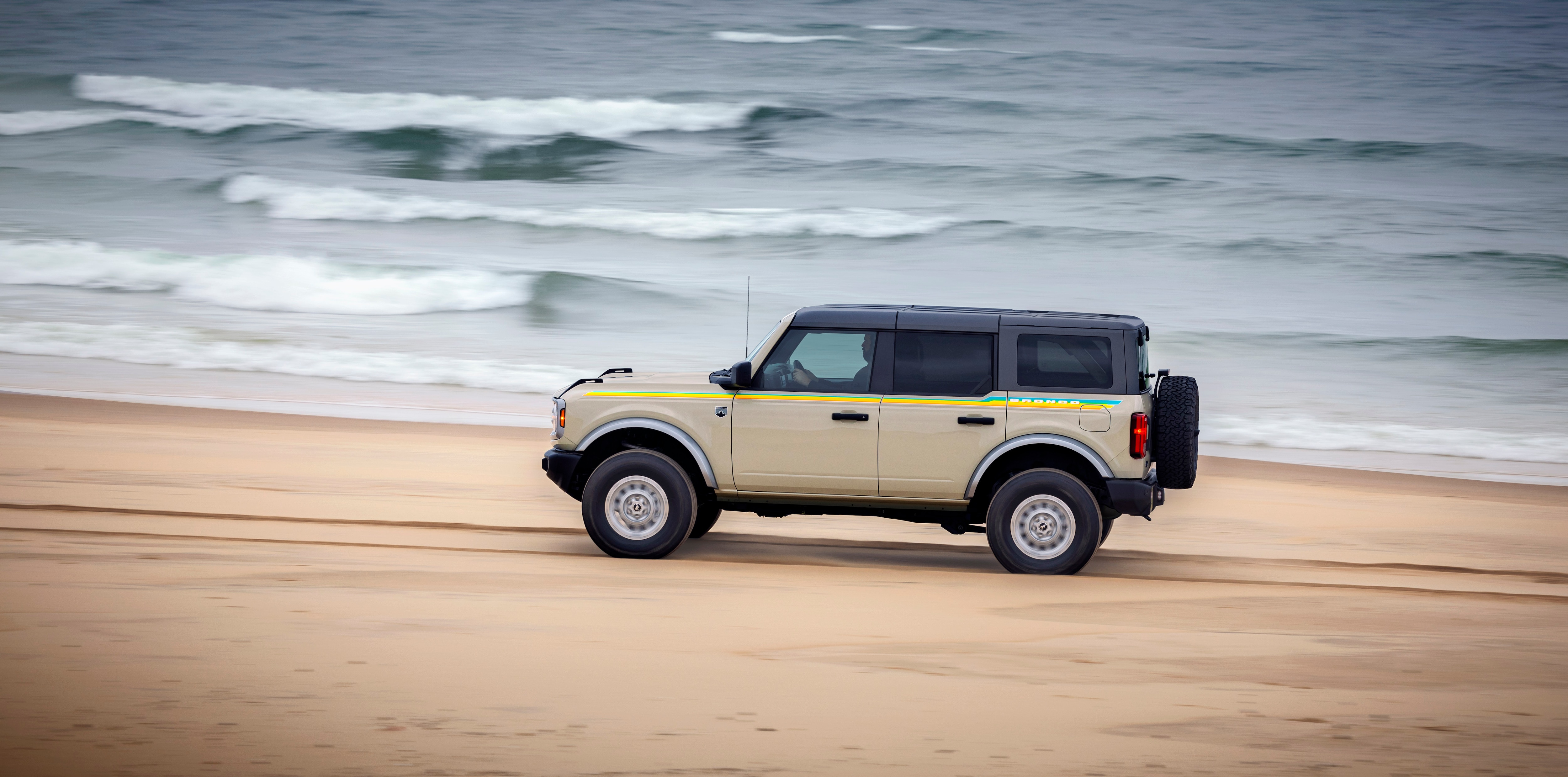 Beach-Ready Bronco: Ford Custom Garage Coastal Package is for Fun in ...