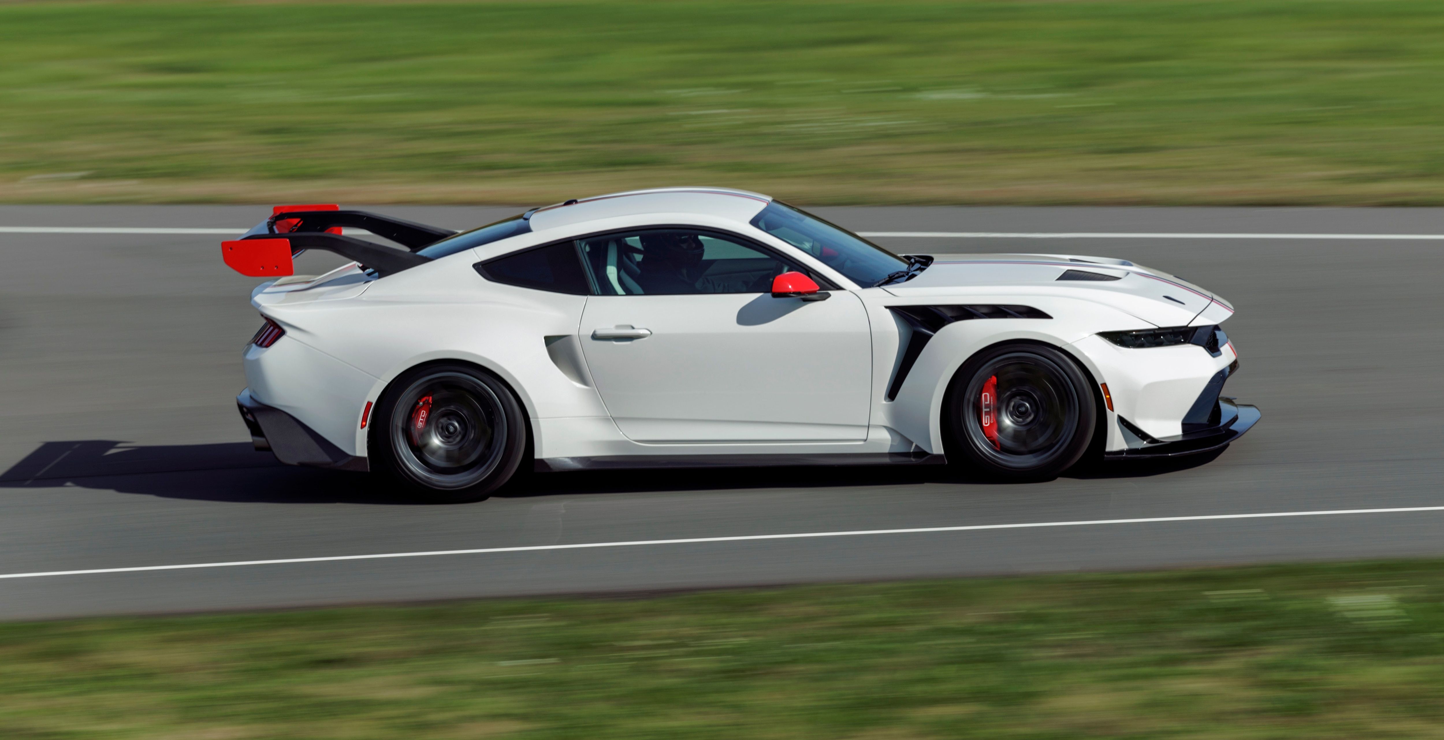 Mustang GTD Spirit of America Celebrates U.S. Ingenuity, Performance