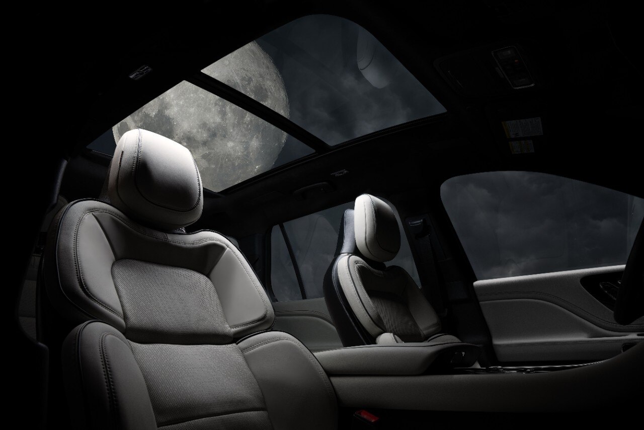 Black Label: A Decade of Lincoln Luxury, Illuminated by a New Moon